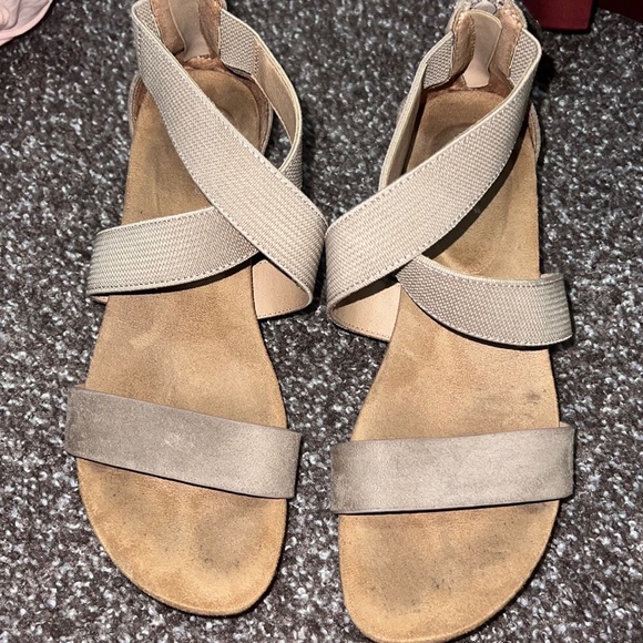 Universal Thread | Shoes | Universal Thread Size 9 Wedge Sandals | Poshmark